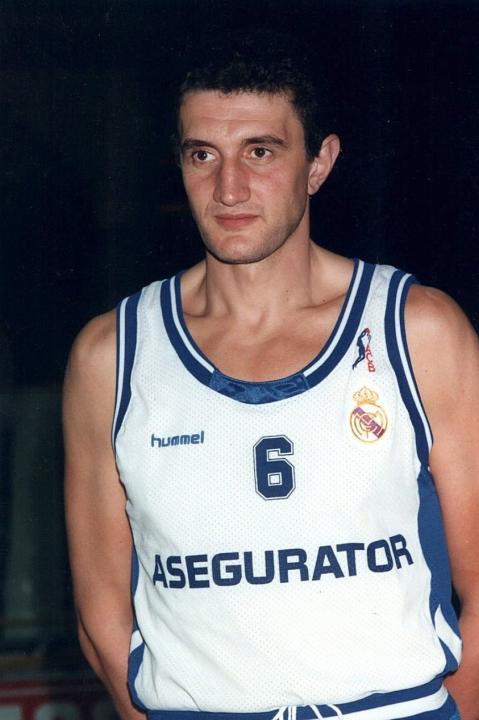 ΡΟΜΑΙ ΦΕΡΝΑΝΤΟ ( ROMAY FERNANDO) | Basketbook